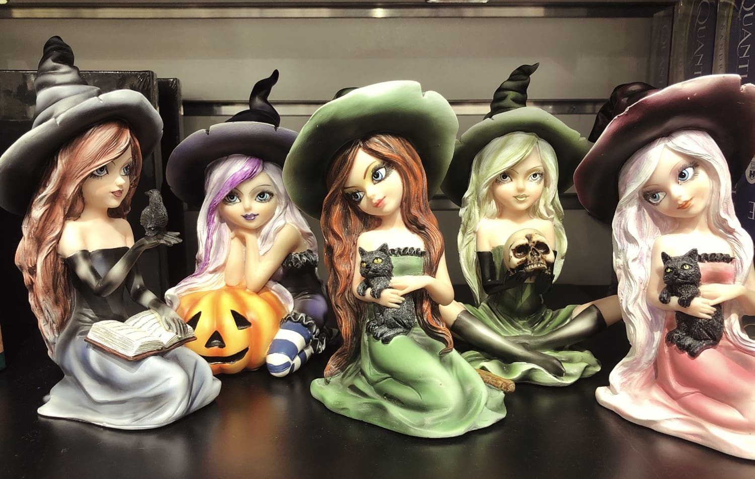 Pretty Witch Statue